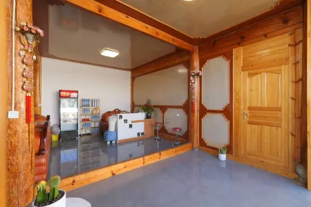 Ulasan Huayang Xiaozhu · Run Into | Naxi Snow Mountain Viewing Academy ...