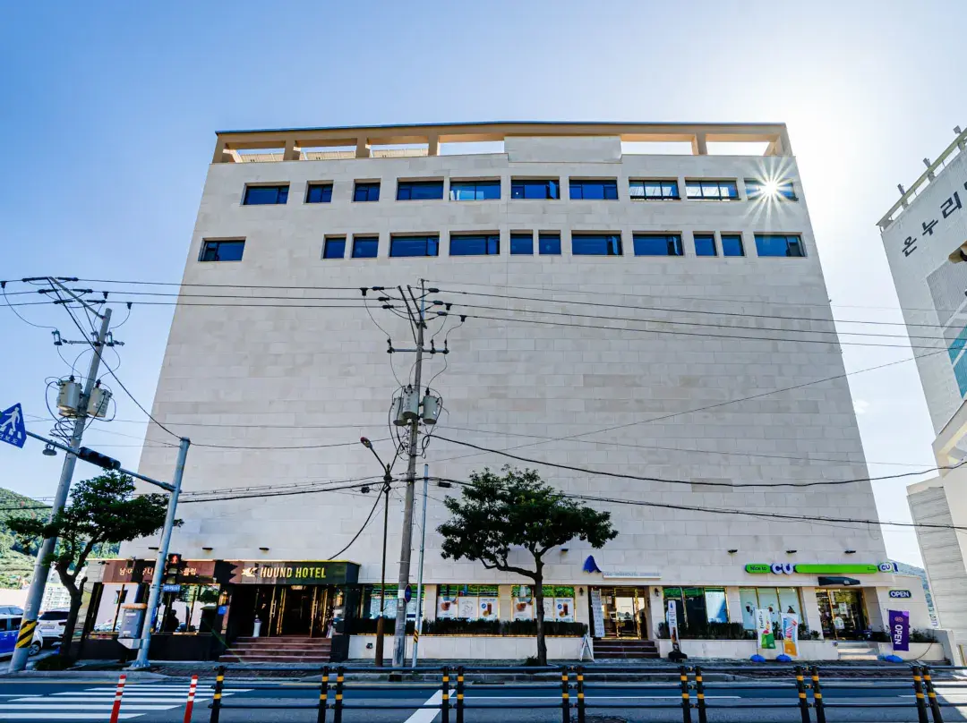 Geoje-si Hound Hotel Jangseungpo - Geoje