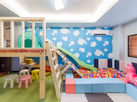 Tasone Stay Kids' In Namba Sun 1f - Nanba