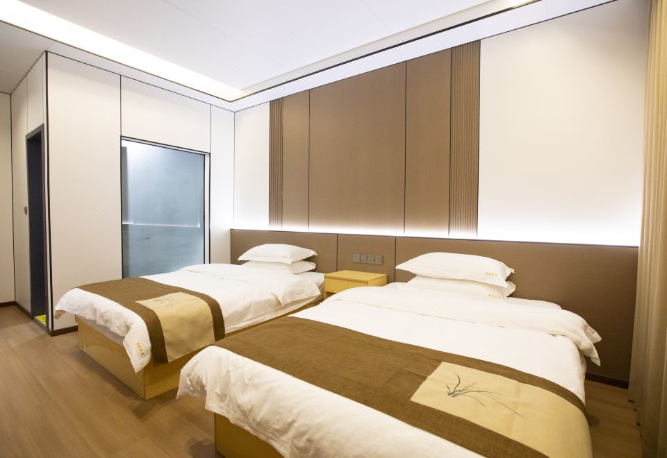 Zhizu Homestay (Border City Chatong Scenic Area)(知足民宿（边城茶峒景区店 ...