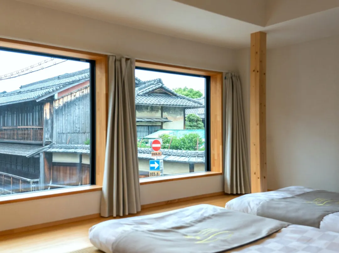 New!  5 Minutes From Jr Tambaguchi Station, Modern Japanese Style, Beautiful 2 Floor Townhouse - Kyoto