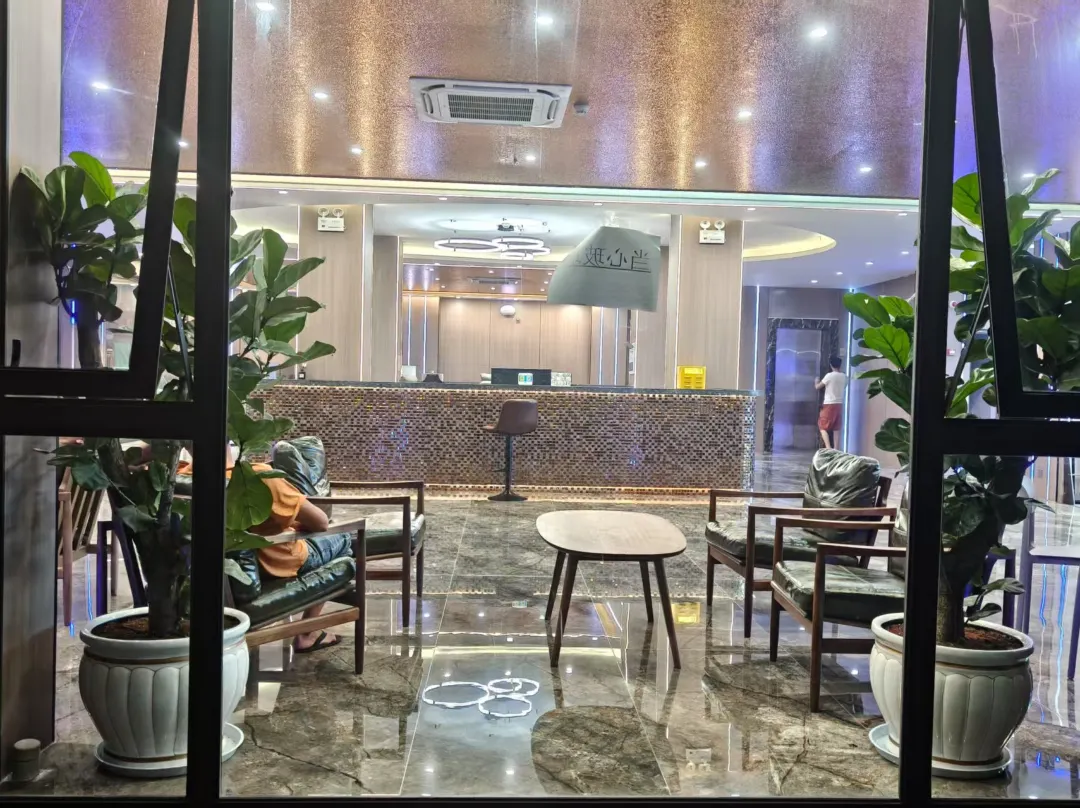 Yibang Business Hotel - Lào Cai