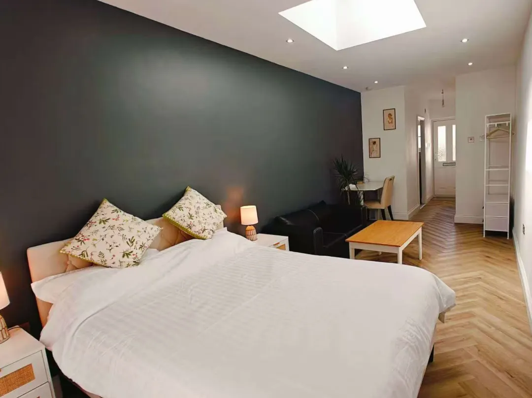 Cosy Private Room With En-suite & Own Entrance - London, UK