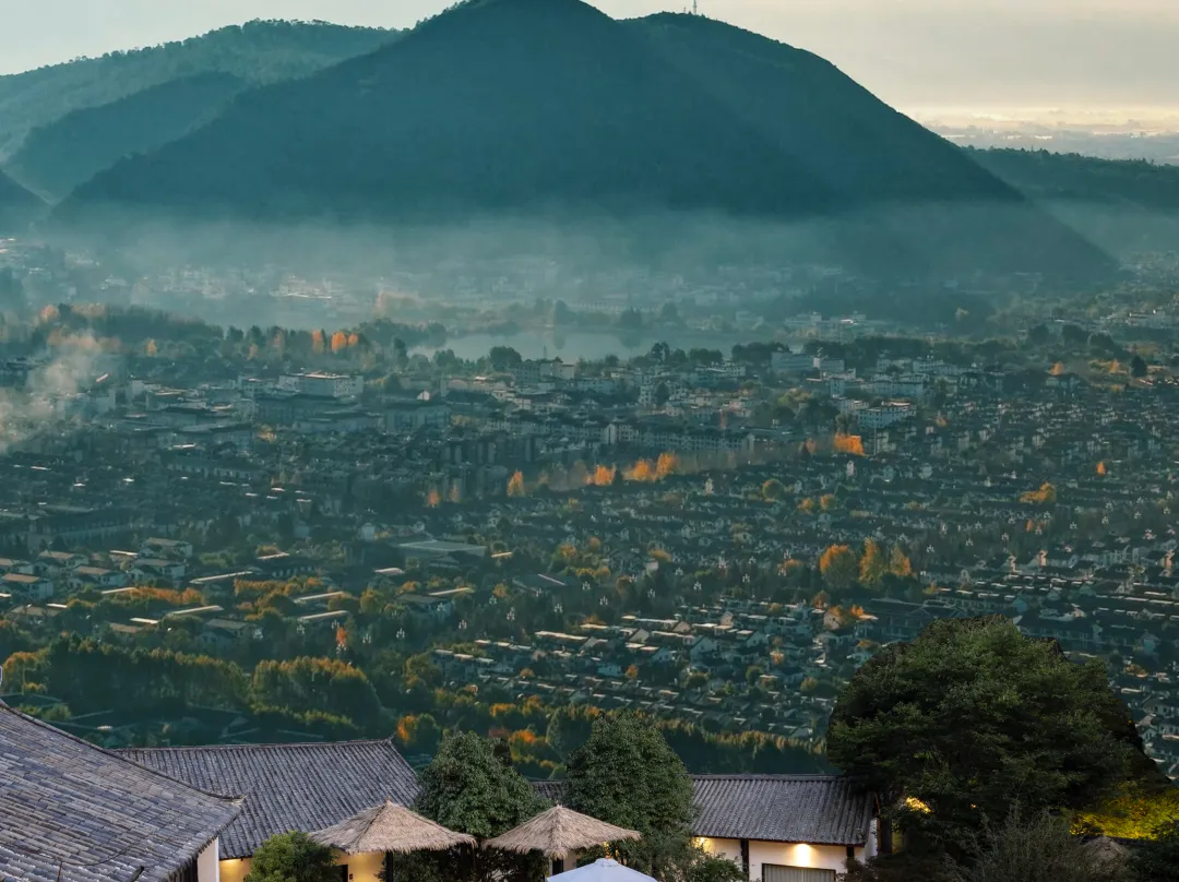 Yintang Museum • Snow Mountain Cliff Forest Oxygen Art Manor - Lijiang