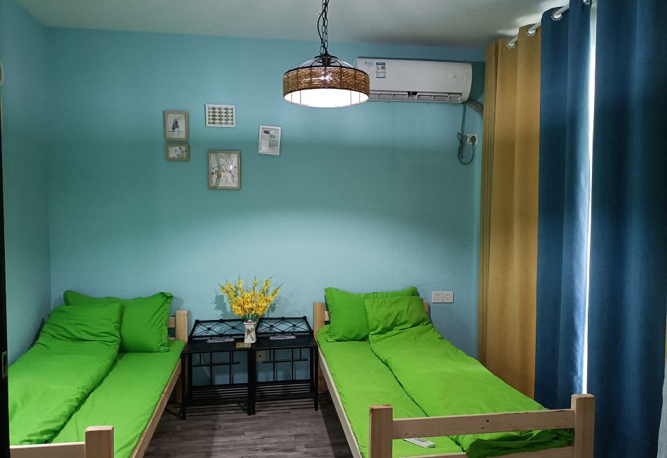 Fengye Hostel(枫叶青旅), Shanghai - 2026 Prices & Reviews | Trip.com