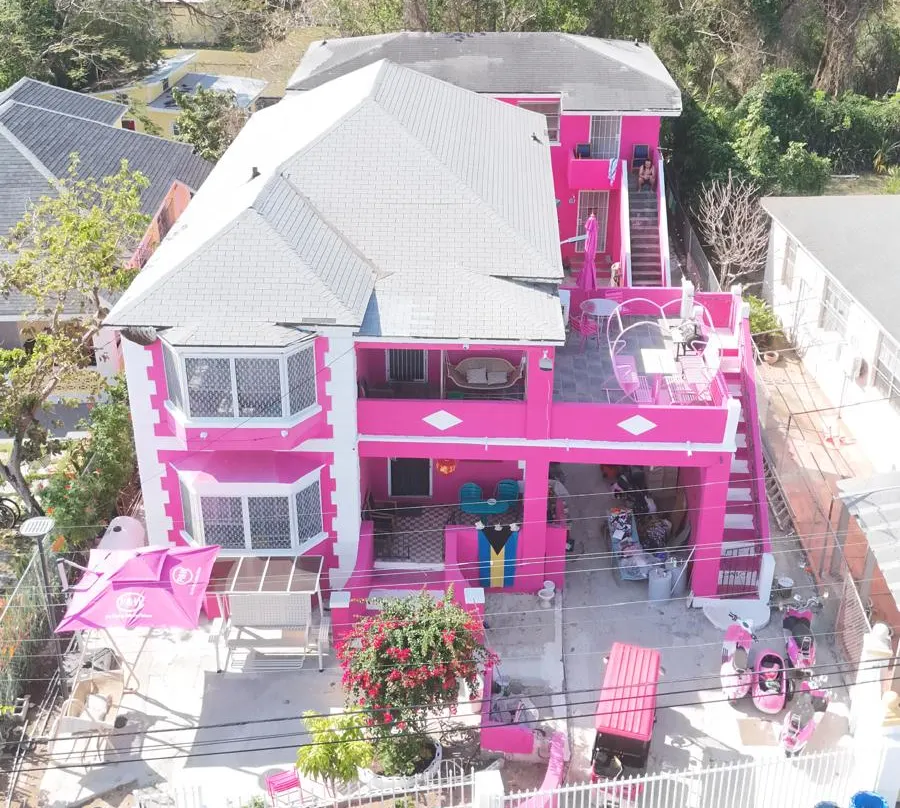 Da Pink And White Palace - Nasáu