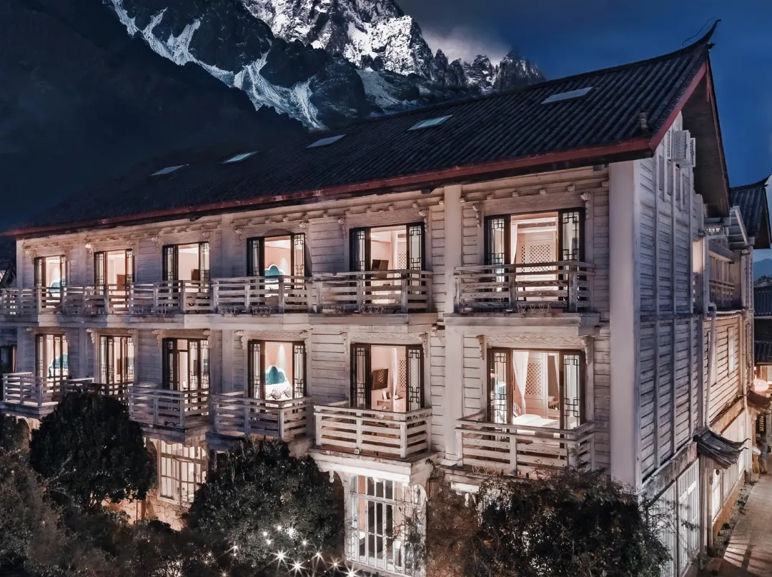 Xinyibao Hong Kong Fengli Luxury Hotel - Lijiang
