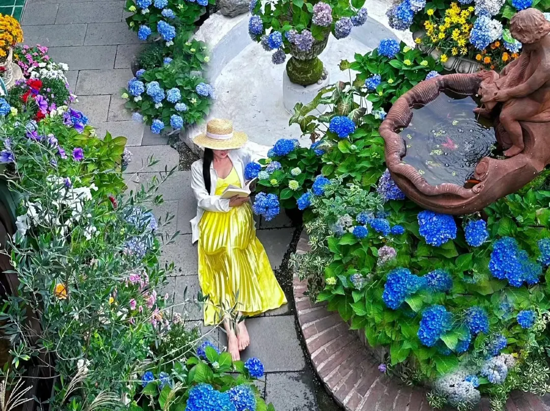 Greedy Sleep · Sleeping For A Night | Garden Style Courtesy Villa - Lijiang