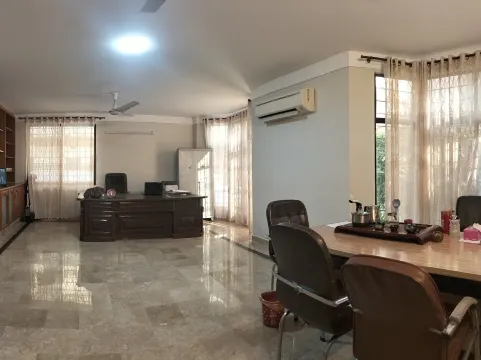 Homeland Of Chinese Businessman - Islamabad