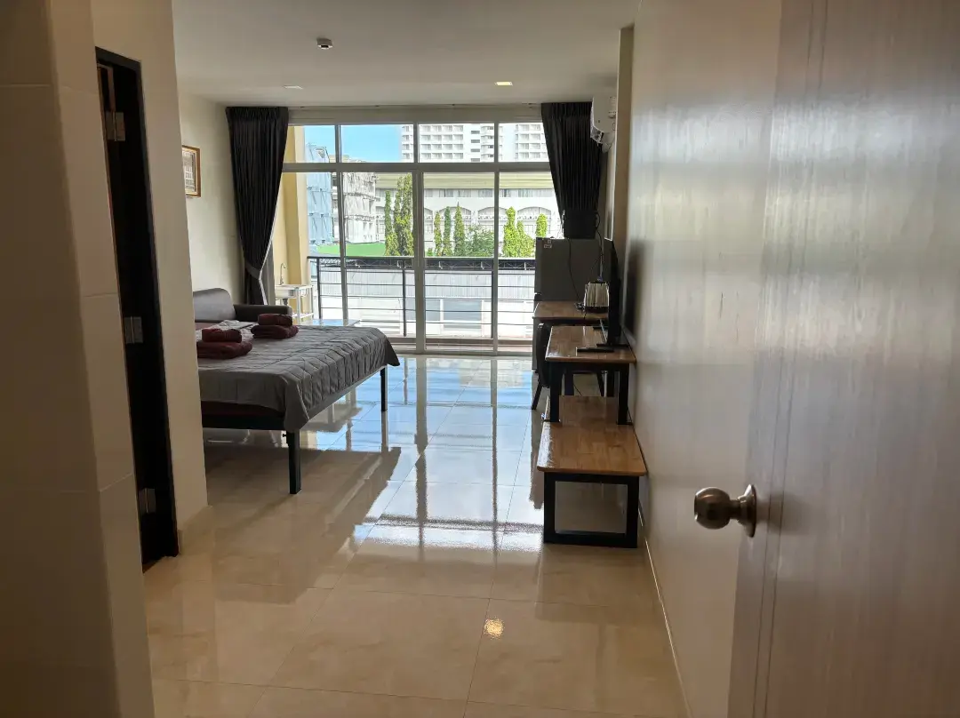 Sorot Beach Hotel - Pattaya City
