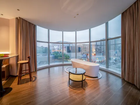 Anqing Chengyue Light Luxury Hotel - Anqing