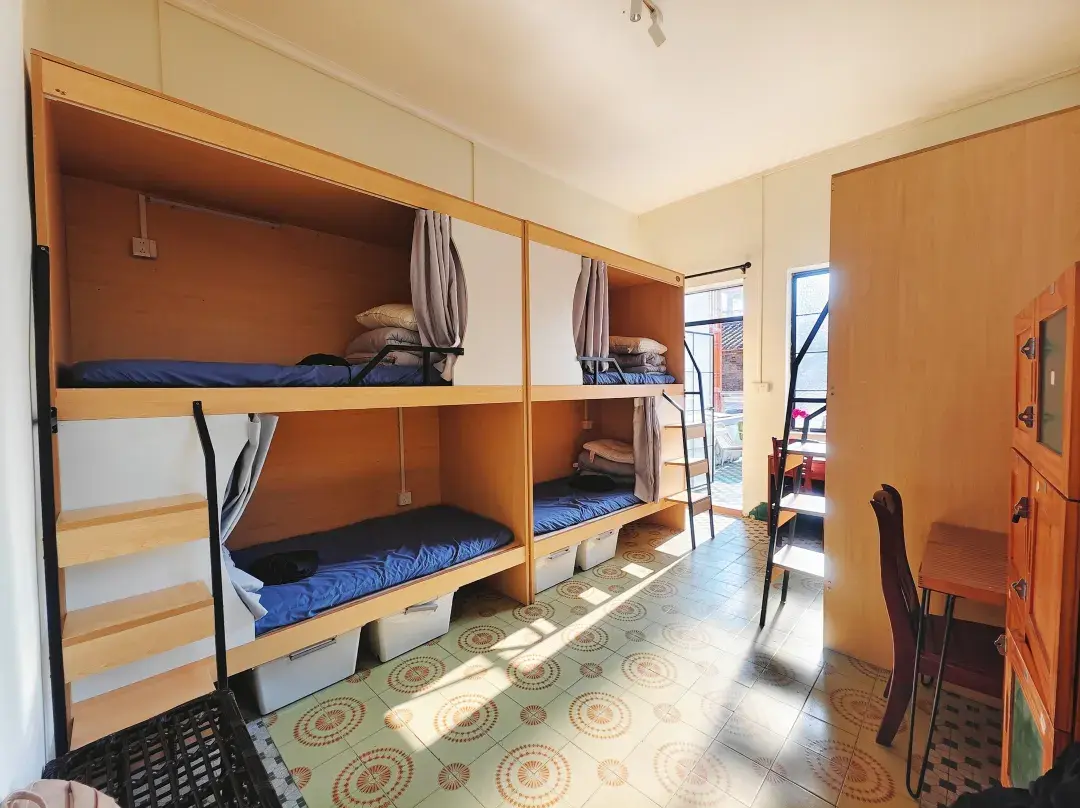Foshan Yellow Pishu Hostel - Canton / Guangzhou