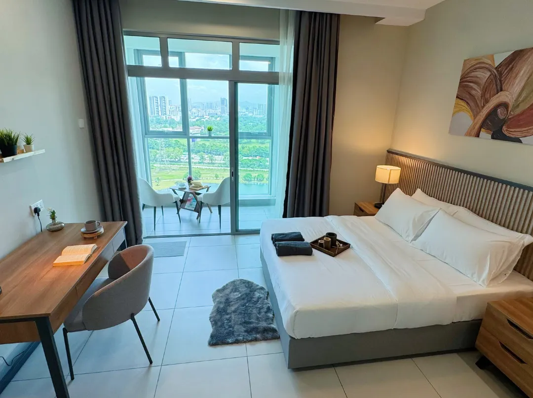 Dorsett Waterfront Subang Lake View Suite - Puchong