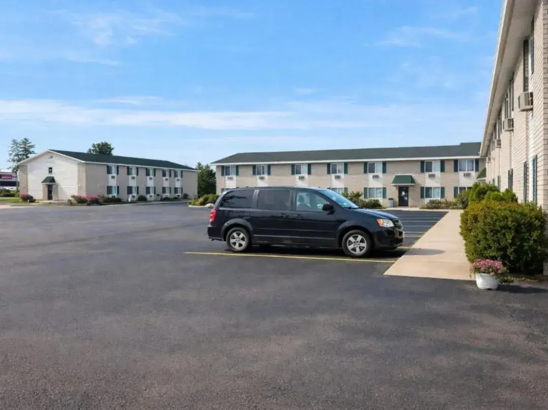 Iron Mountain Inn & Suites Mi Us 2 - Iron Mountain, MI