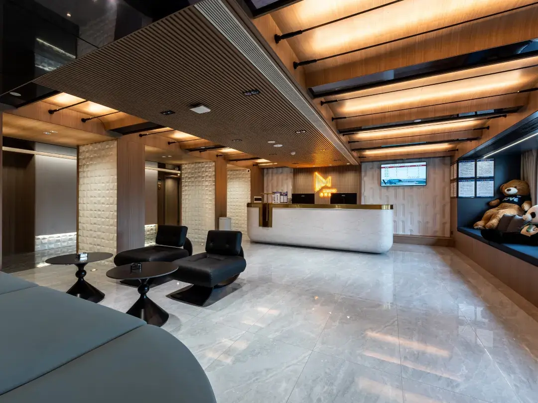 Le Shan Manphu Cinema•zengardencharmchoicehotel - Leshan