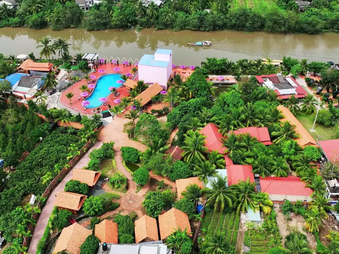 Rooster Mekong Resort - Ben Tre