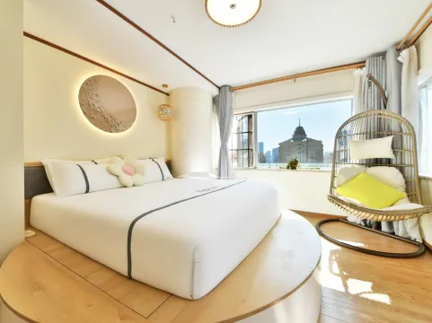 Moonlit Autumn Town Homestay - Kunming