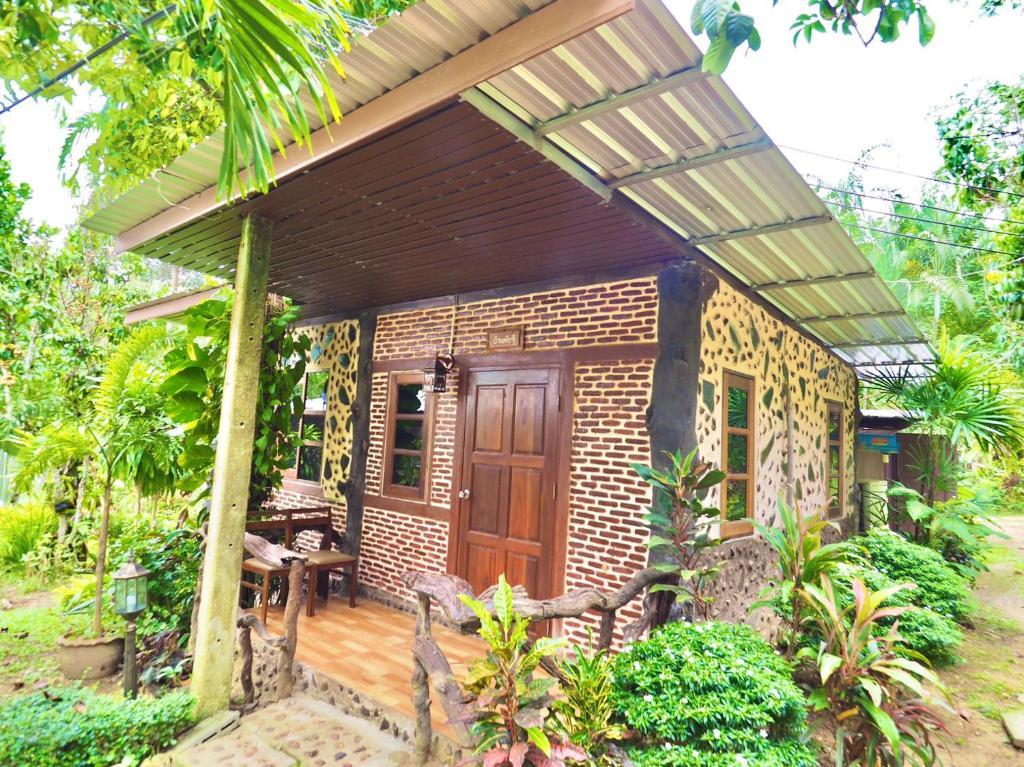 Baan Pak Rim Kuaen Resort in Surat Thani Province | 2024 Updated prices ...
