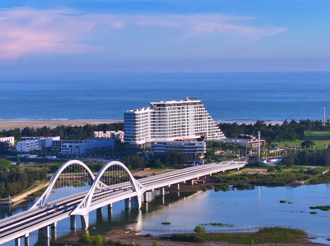 Hualuxe Beihai Silver Beach Resort By Ihg - Beihai