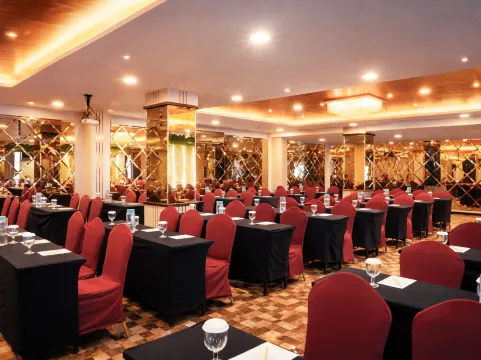 Maestro Hotel Pontianak - Pontianak