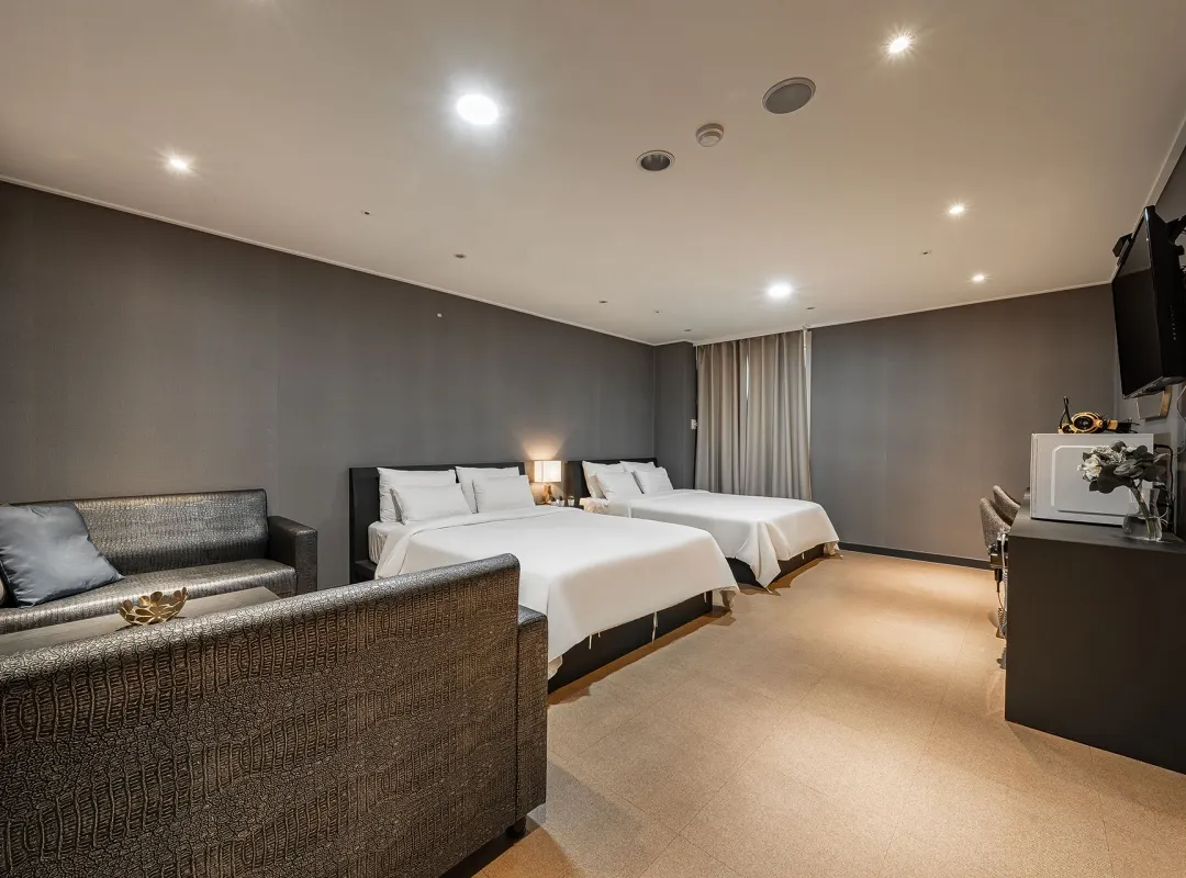 Dongtan Hotel Bandal - 성환읍