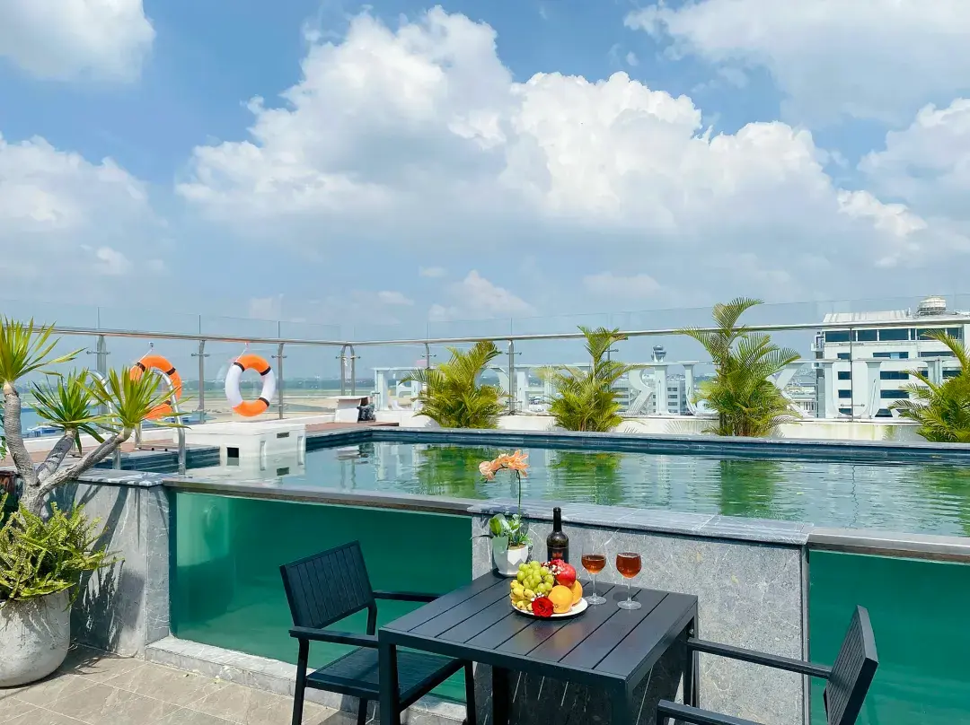 Hera Luxury Hotel - Ho Chi Minh City