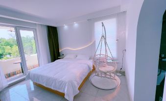 Moonlit Creekside Hotel (Changbai Mountain North Slope Distribution ...