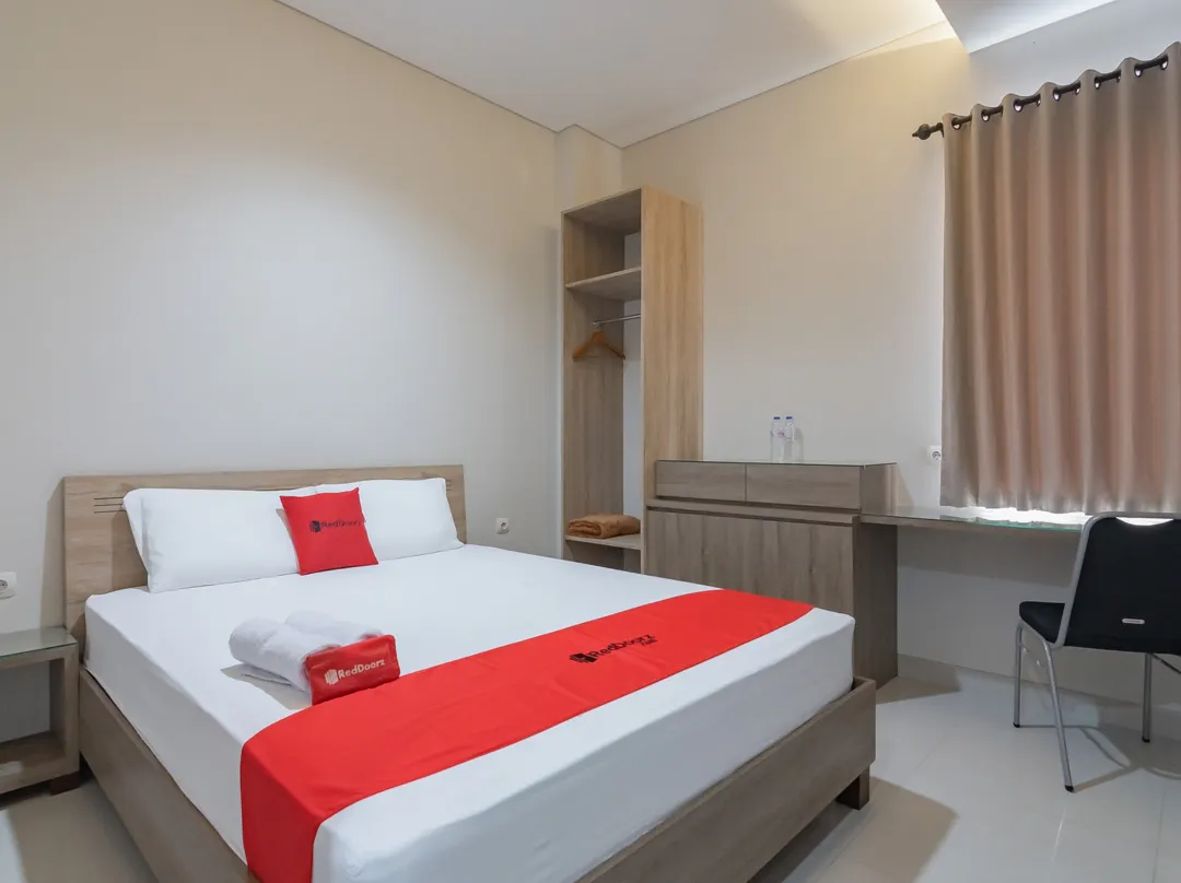 Reddoorz Plus @ Cirebon City Center - Cirebon