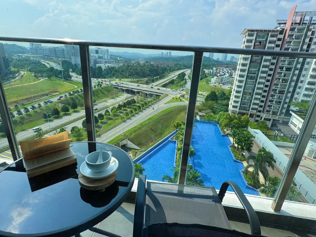 Putrajaya Setia Seraya Comfort Pool View Suite - Putrajaya