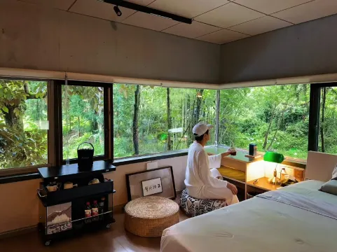 Sharing Space - Tongren