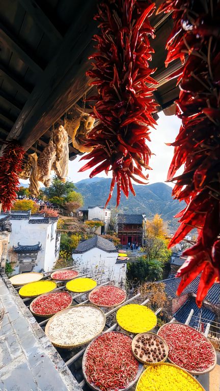 Wuyuan Shuiyu Shanse Homestay (Shaiqiu Viewing Platform Huangling ...