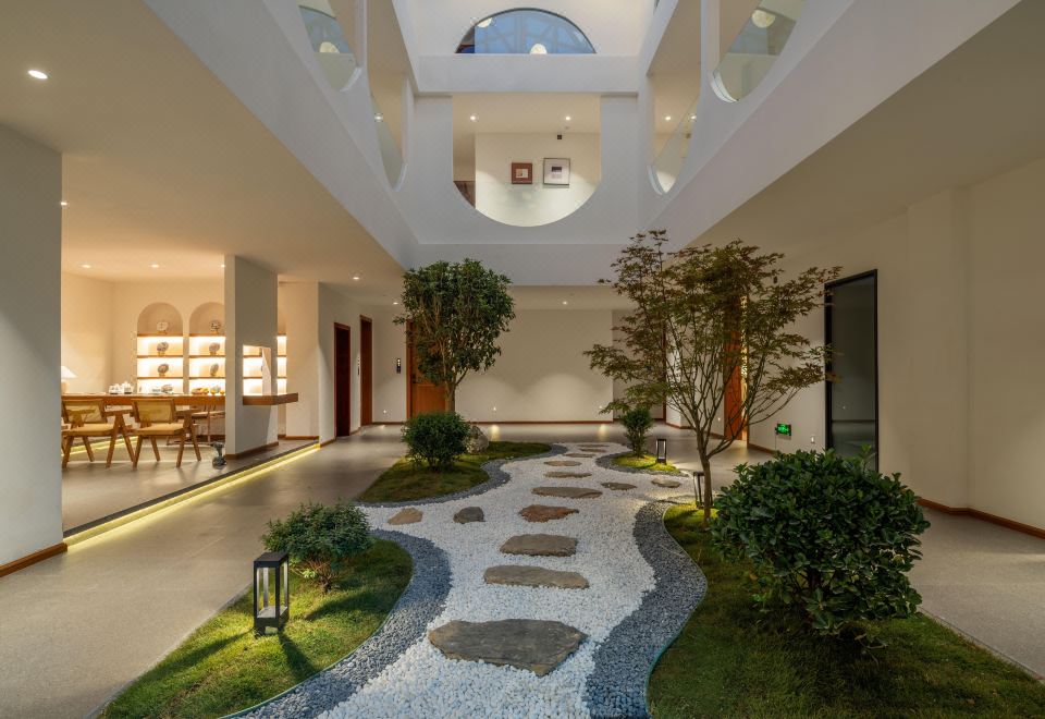 ri-yue-yu-qing-min-su お得に宿泊予約-香格里拉 | Trip.com