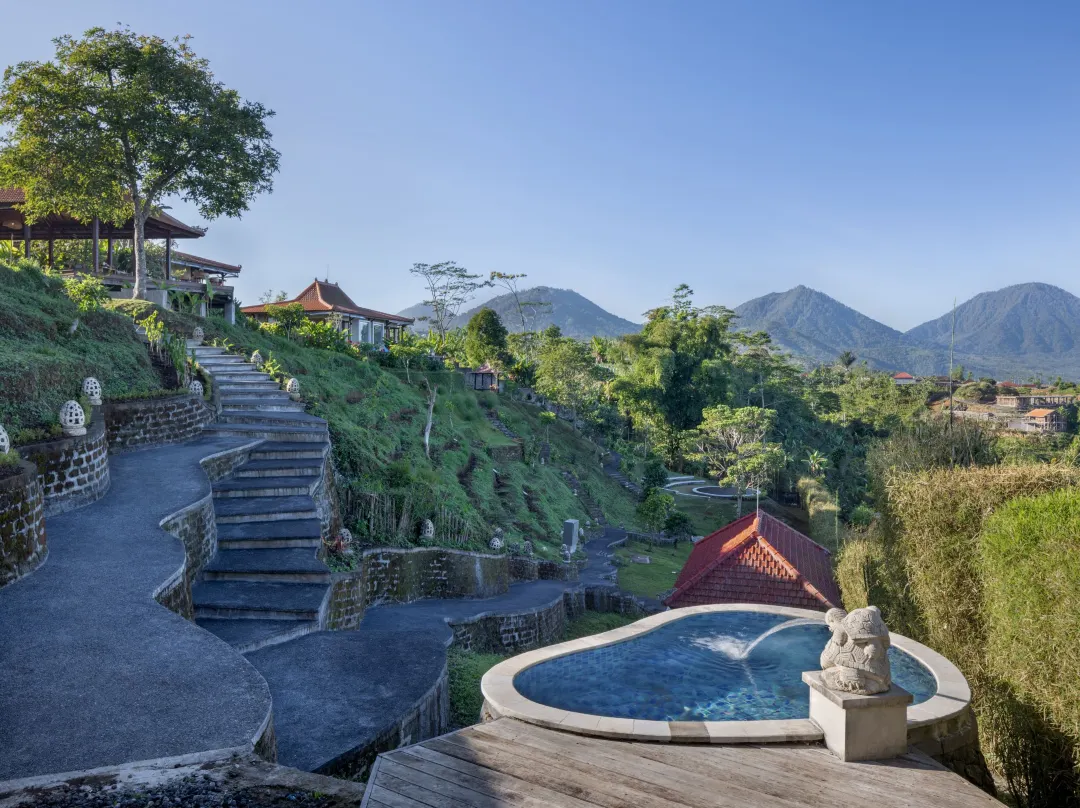Munduk Tentrem Resort - Munduk