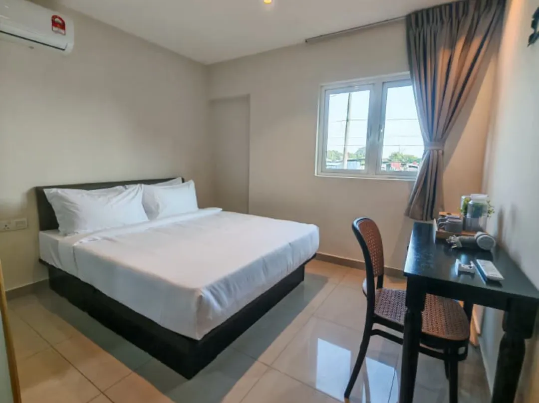 Swing & Pillows @ Red Orange Hotel Port Klang, Selangor - Port Klang