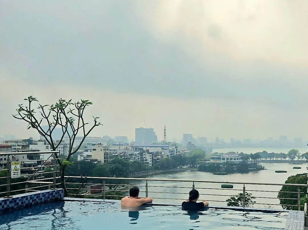 Luxe Paradise Suites Hotel & Spa - Hanoi