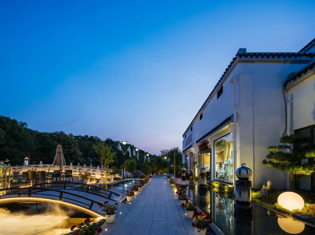 Floral Lux Hotel · Niushou Yinlan Hotel - Nanking