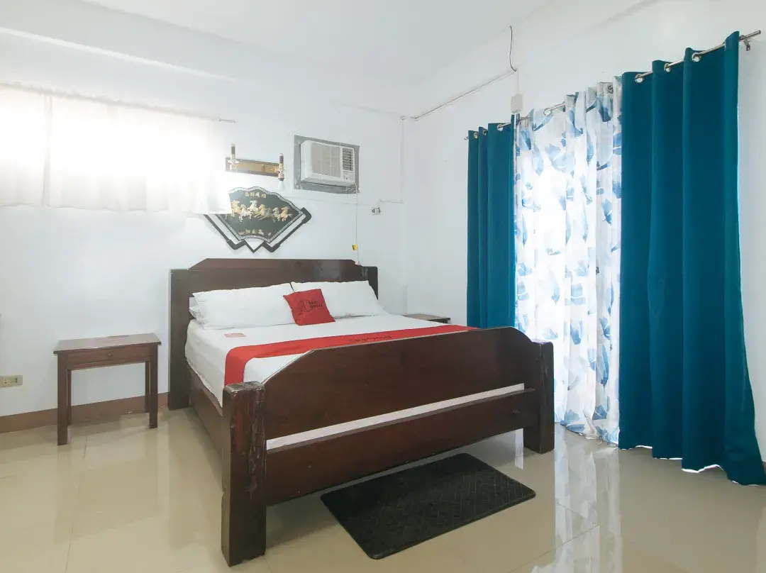 Reddoorz Premium @ Casa Lenidarose - Angeles