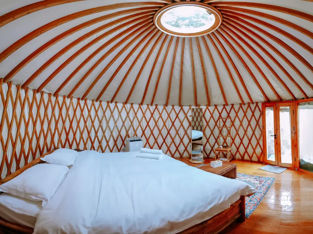 Nomad Yurts - Corón