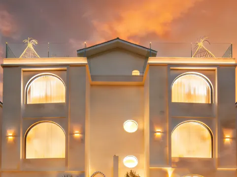 Dali Moon Bay Villa · Lanyue Design Light Luxury Resort - Dali