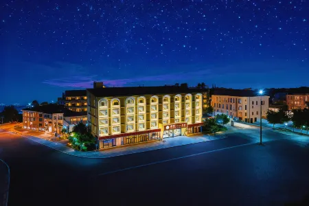 424 Lijiang Hesong Luma Snow View Pool Sky Garden Design Hotel (Gucheng ...