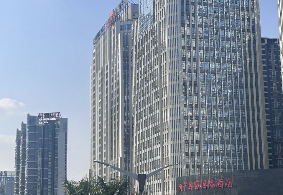 Grand Soluxe International Hotel(南宁财富国际酒店), Nanning - Harga & Promo ...