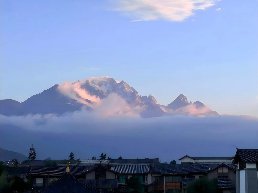 Xingxing Suxu · Snow Mountain Scenic Beauty Stay - Lijiang