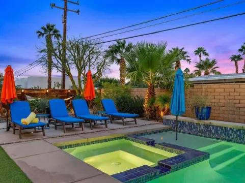 Luxurious Palm Springs Getaway With Pool - Palm Springs