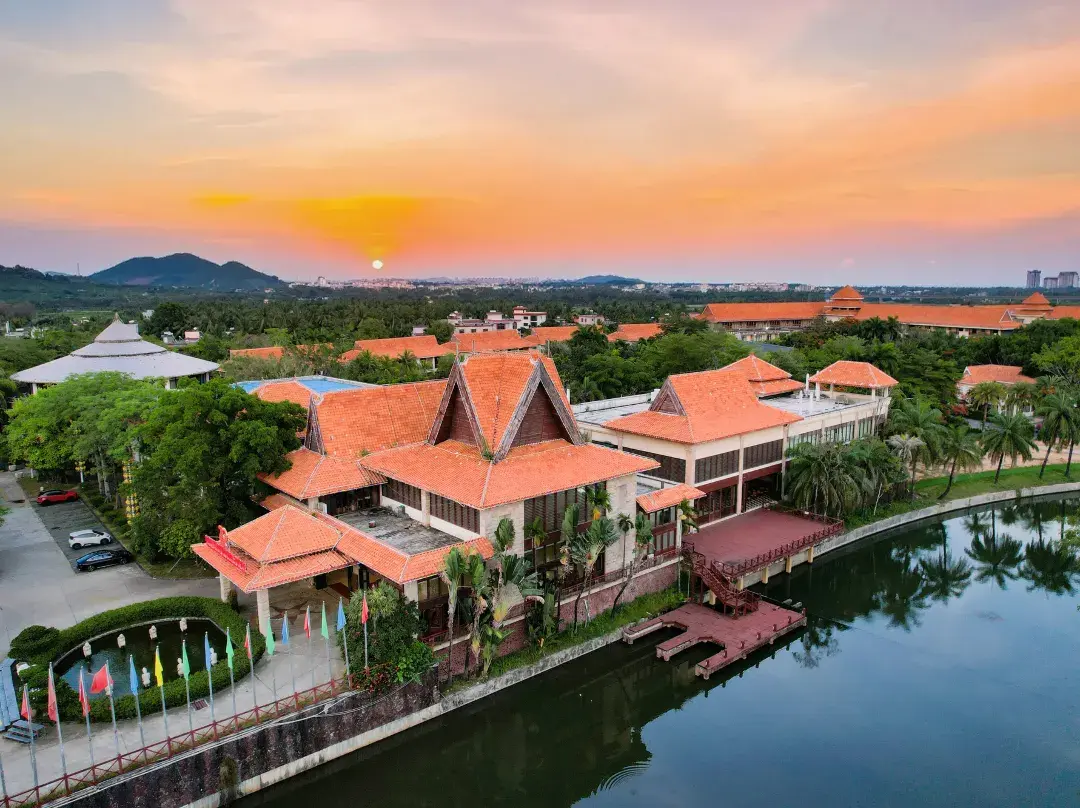 Qianyuan Haiyi Hot Spring Resort - Sanya