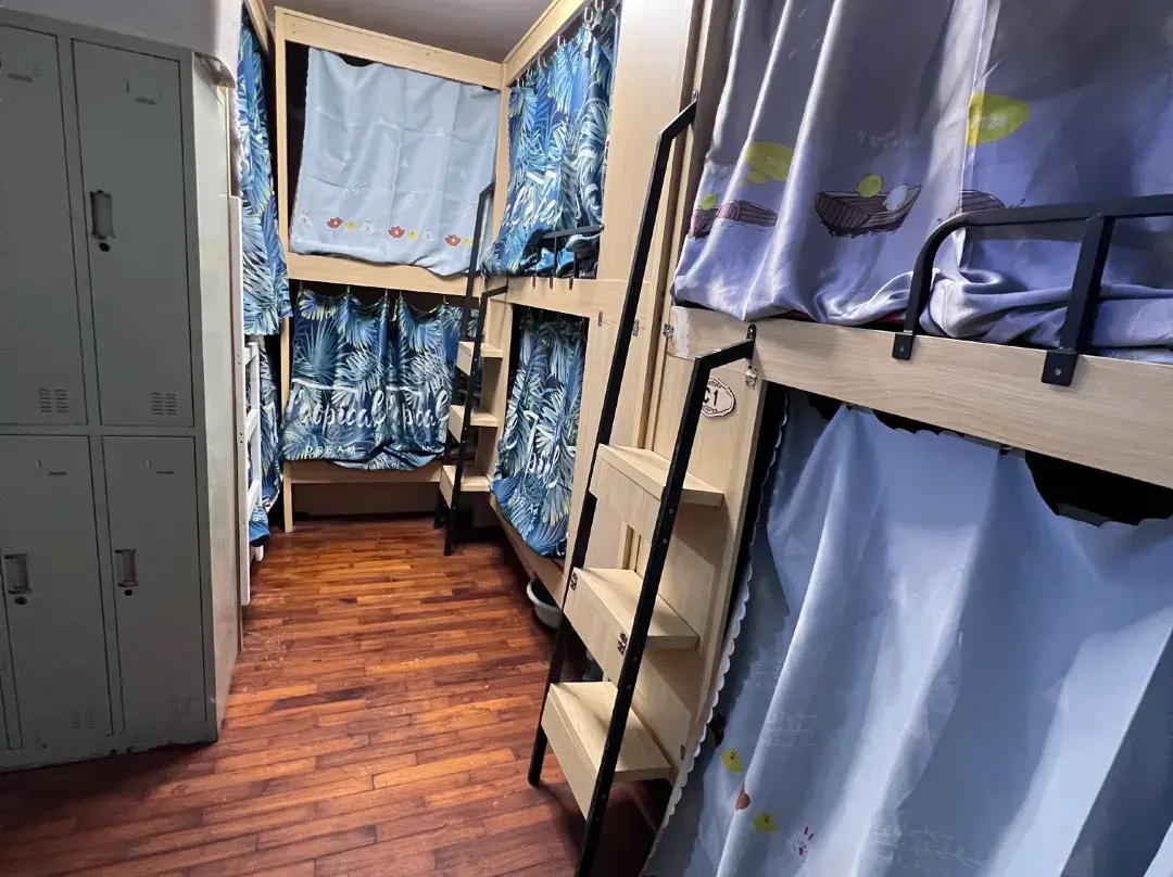 Yike Space Capsule Lodge - Hong Kong