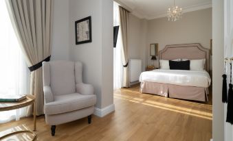 EV11 ATHENS (Athens) - 2026 Prices, Reviews & Deals | Trip.com