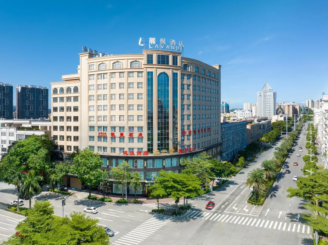 Lufengjiudianyangjiangjunyishangyeguangchangdian - Yangjiang