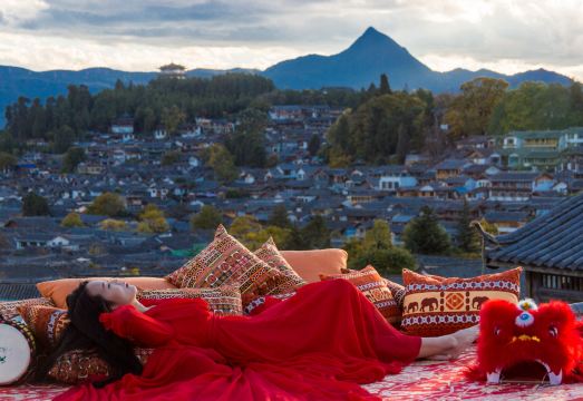 Shanye Yisu · Gucheng Panorama Resort Hotel (Lijiang Beimen Waterwheel ...