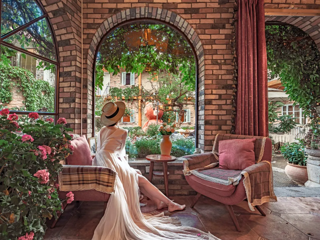 Guanxin · Half A Mile | Monet Garden Inn Monet Garden - 麗江市