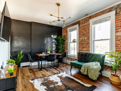 Parking Free - Convention - Short North - Pets - Grove City, OH